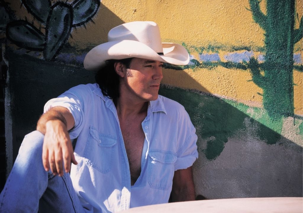 David Lee Murphy - Dust on the Bottle: A Nostalgic and Heartfelt ...