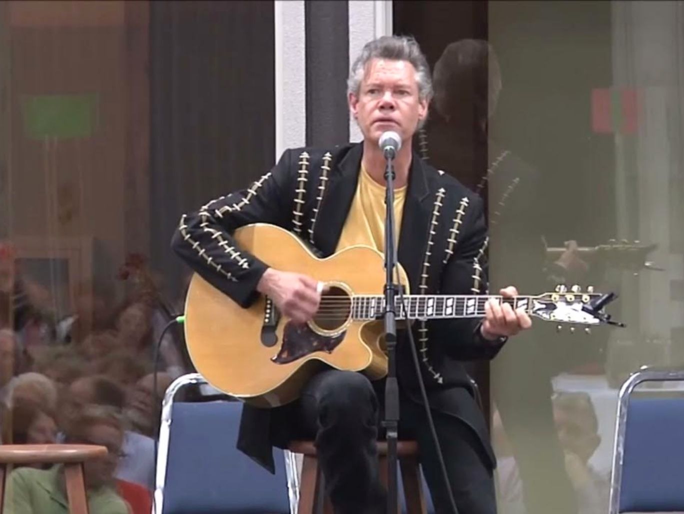 “He Walked On Water” – Randy Travis’s Poignant Tribute to Faith, Family ...